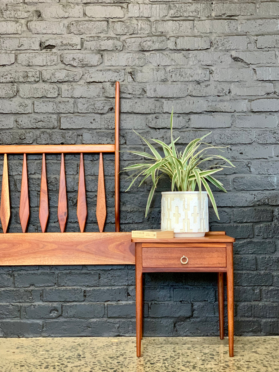 Pedestals – RE-TREND