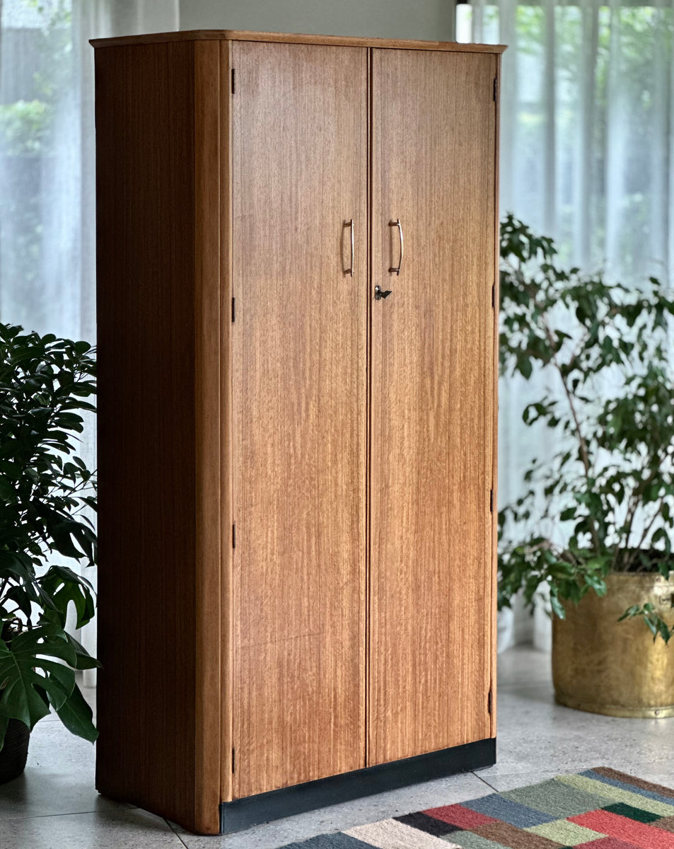 AustinSuite Wardrobe, United Kingdom, circa 1960s – RE-TREND