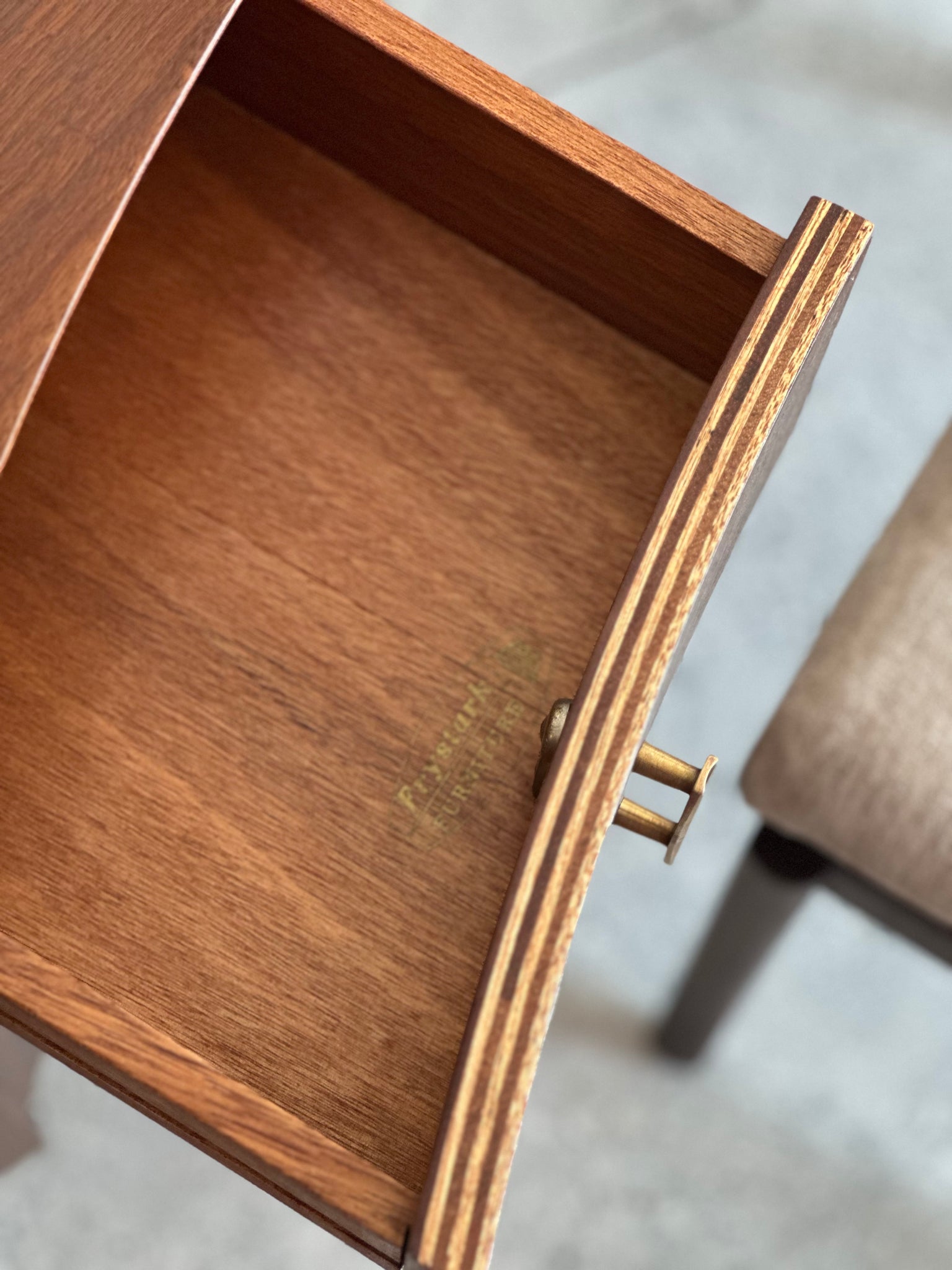 Frystark Dresser & Original Stool – RE-TREND