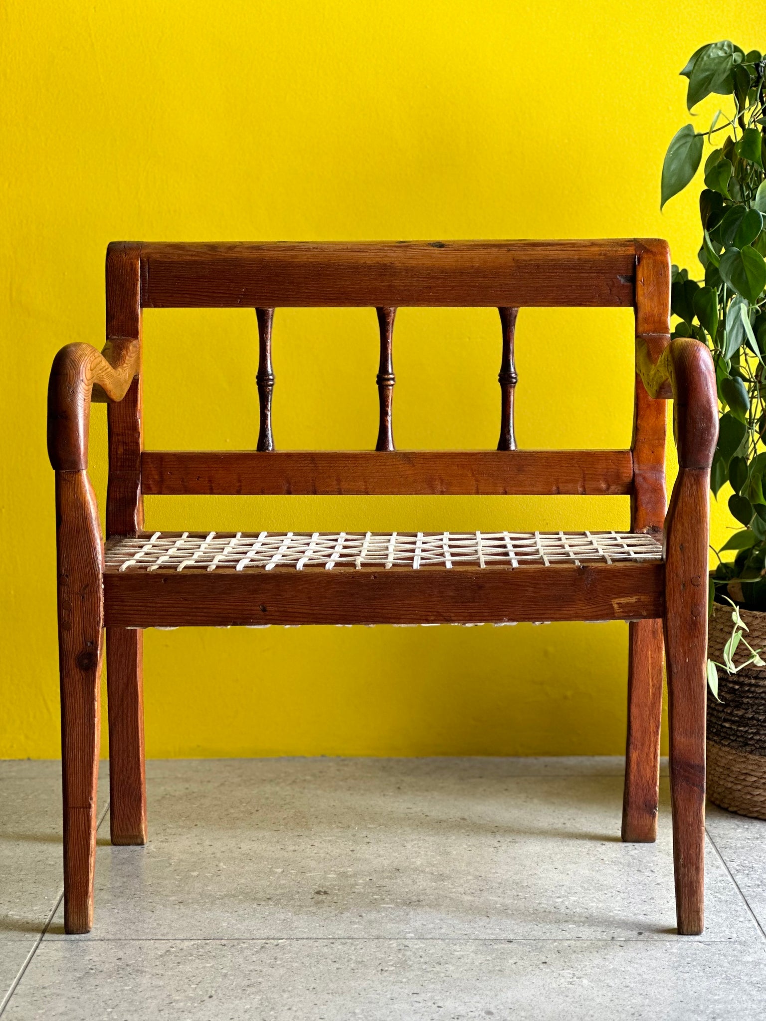 Petite “Riempie” Bench – RE-TREND