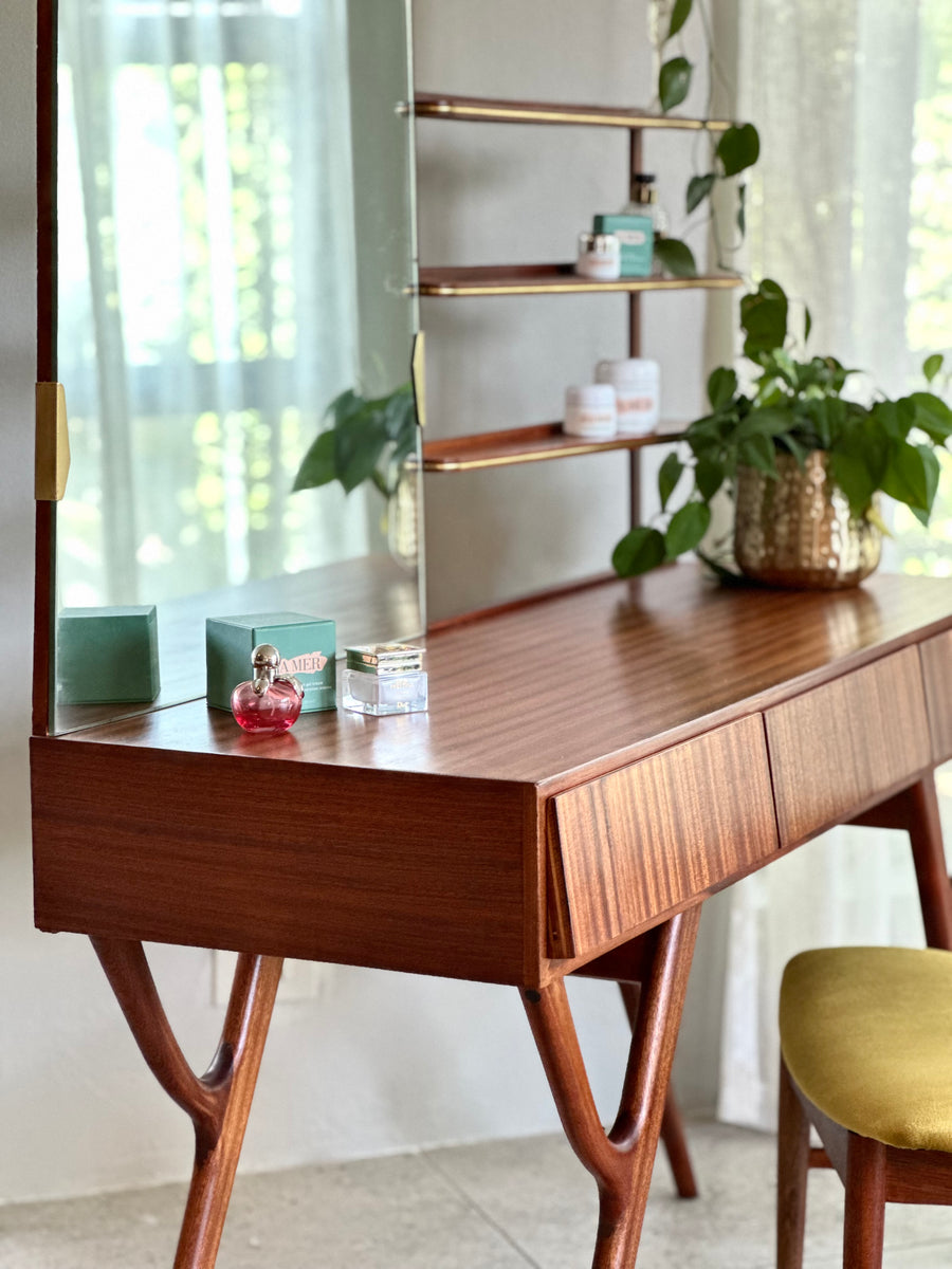 Novocraft Dressing Table & Stool – RE-TREND