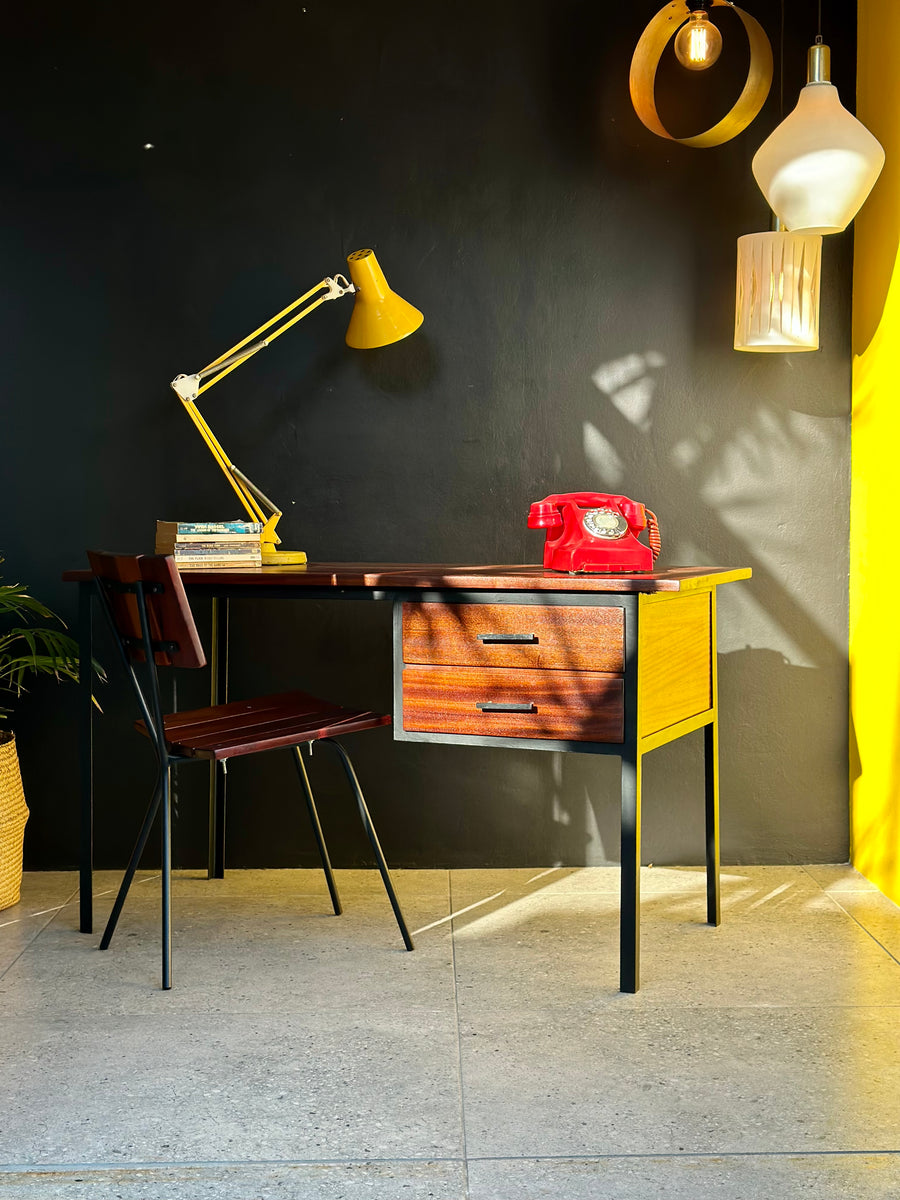 Retro Desk & Chair – RE-TREND
