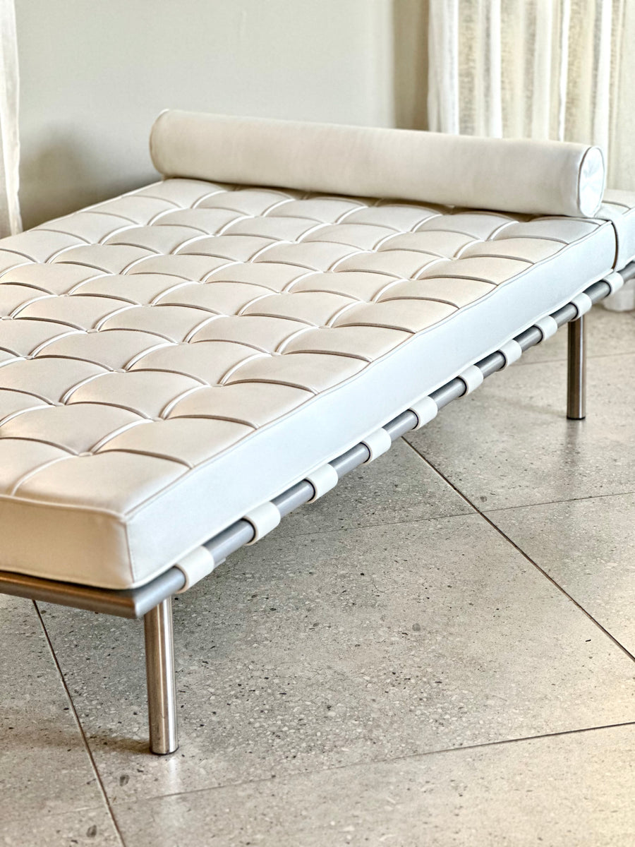 Barcelona-Style Daybed – RE-TREND