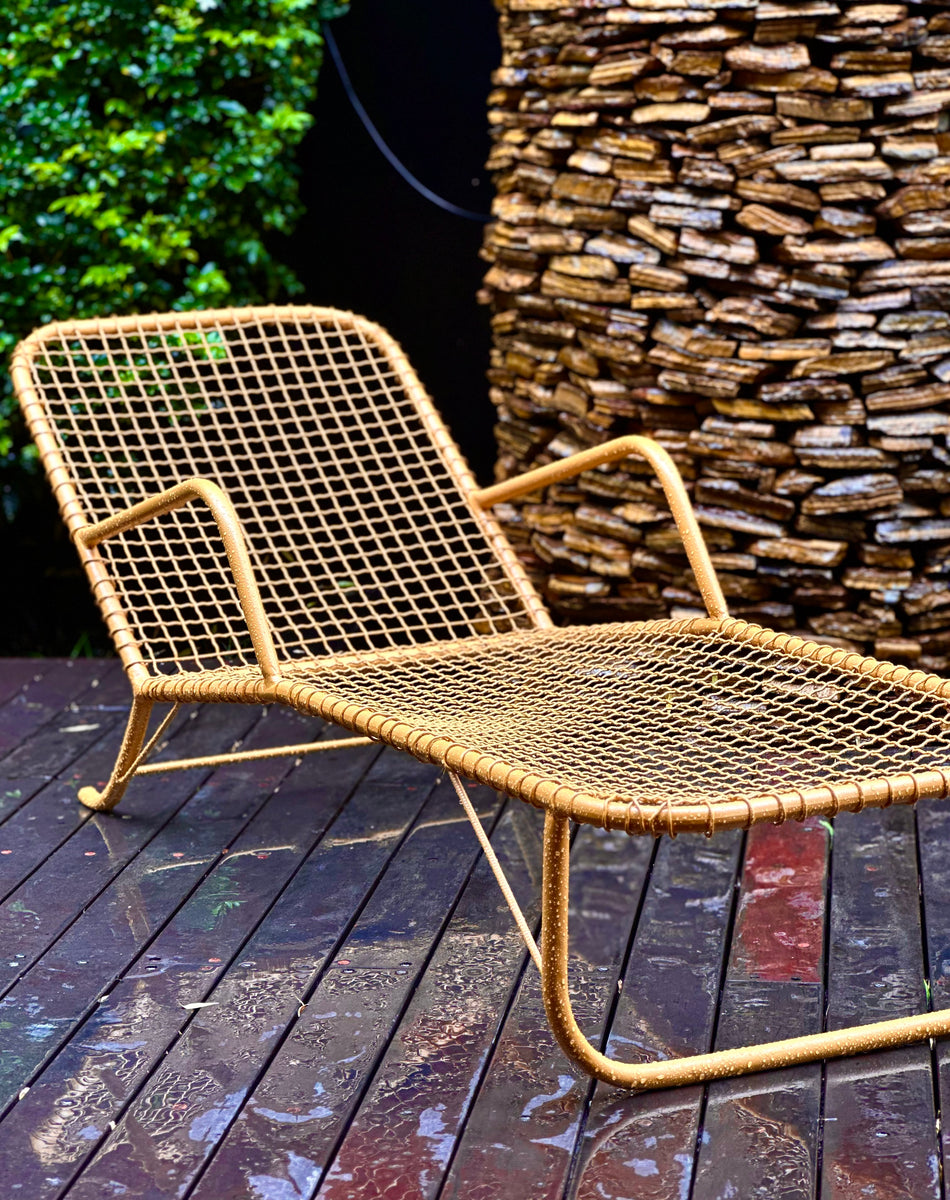 Retro Steel Sun Lounger – RE-TREND