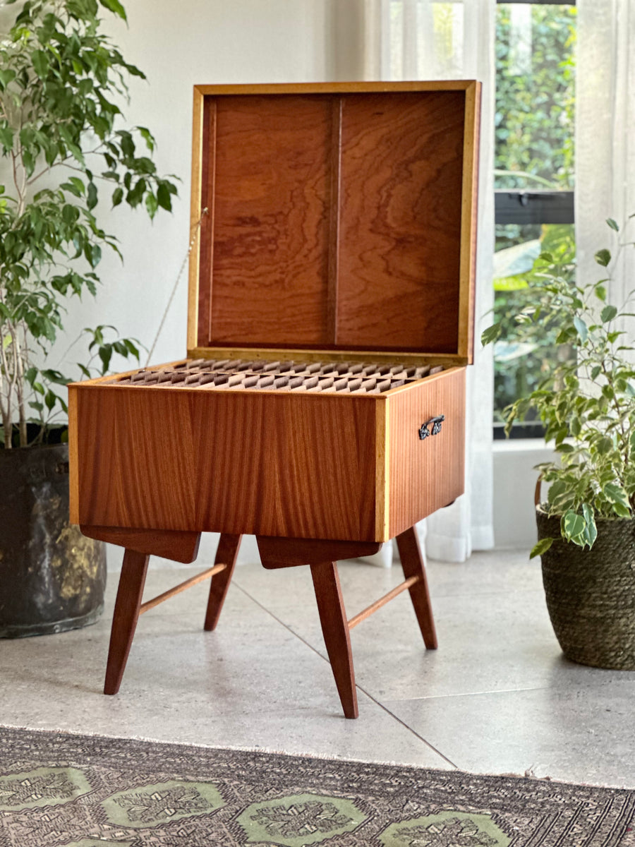 Retro Storage Cabinet – RE-TREND