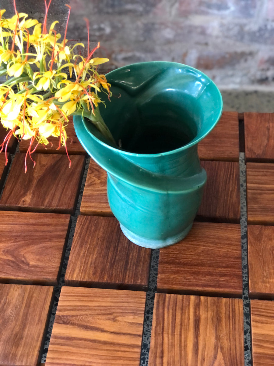 Green Lucia ware vase – RE-TREND