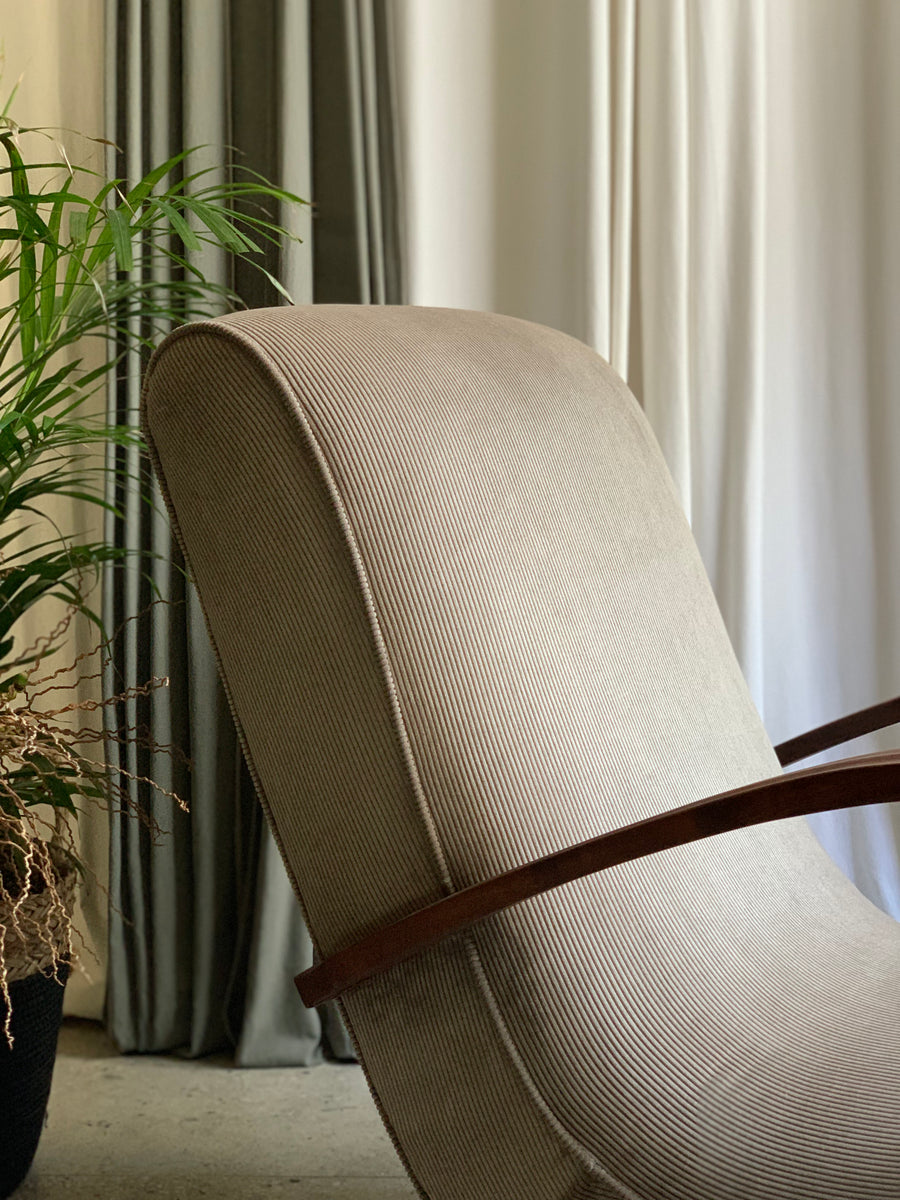 Rocking, Banana-style Chair – RE-TREND