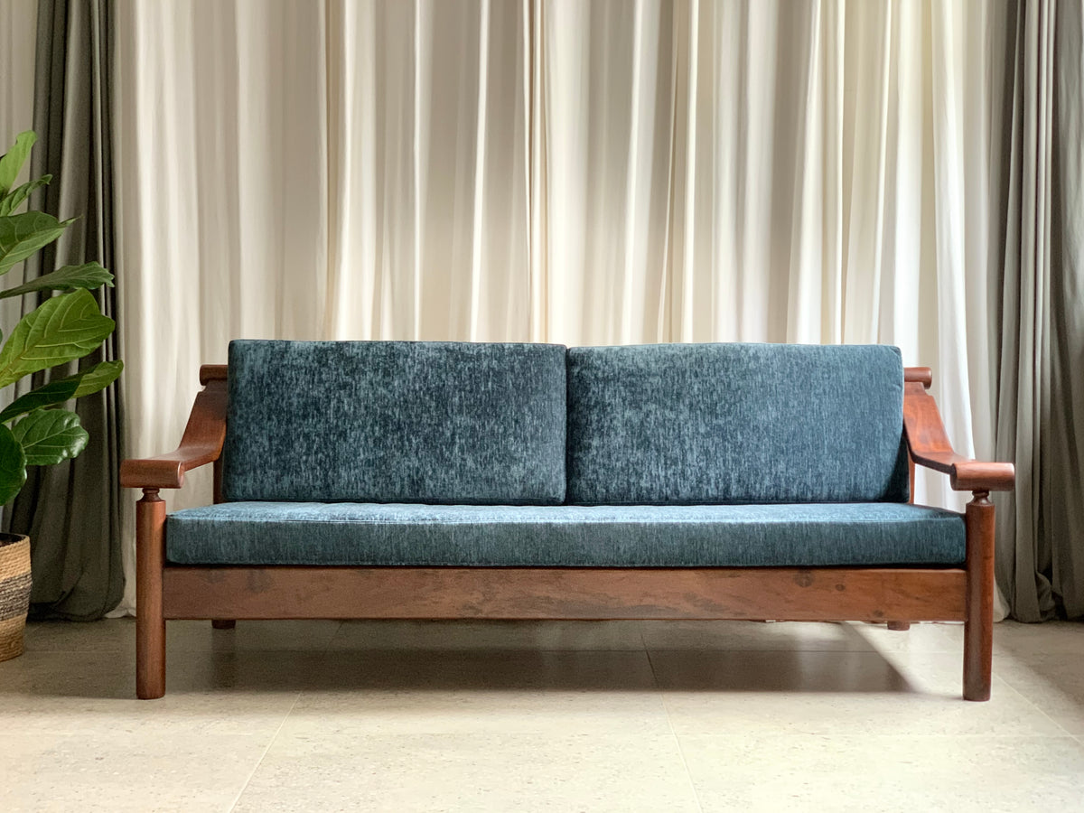Mid Century Imbuia Couch – RE-TREND