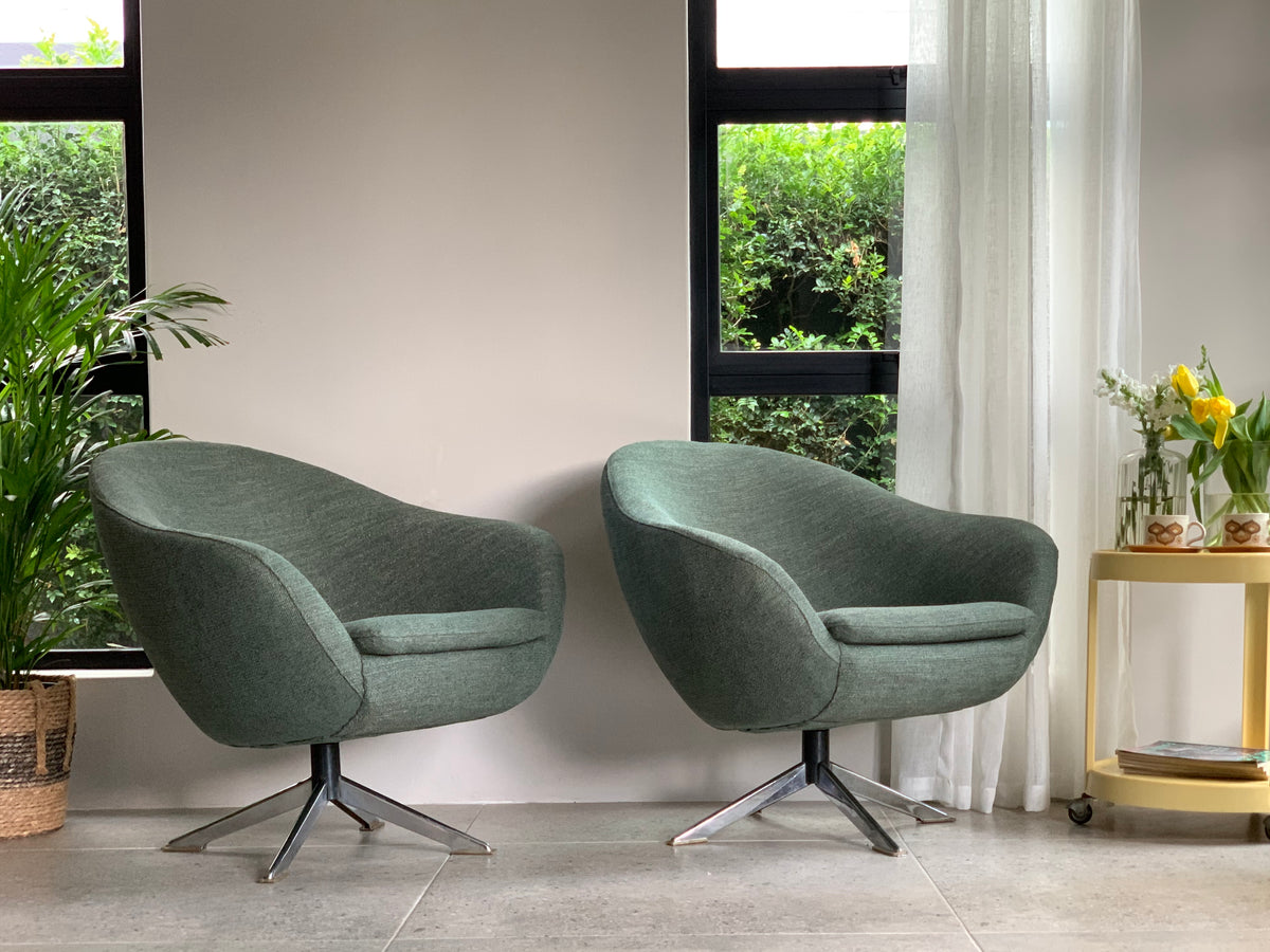 Pair of Zodiac Chairs – RE-TREND