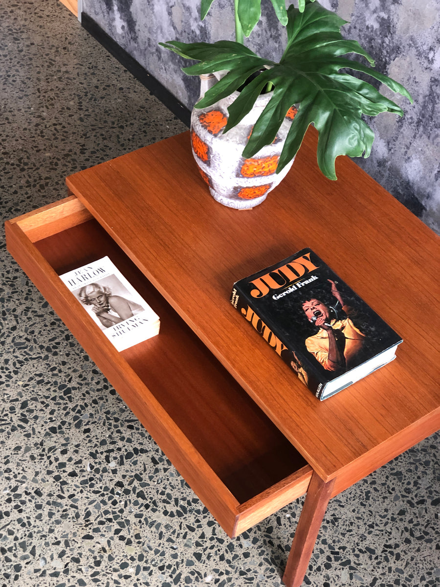 Meredew teak coffee table with drawer – RE-TREND